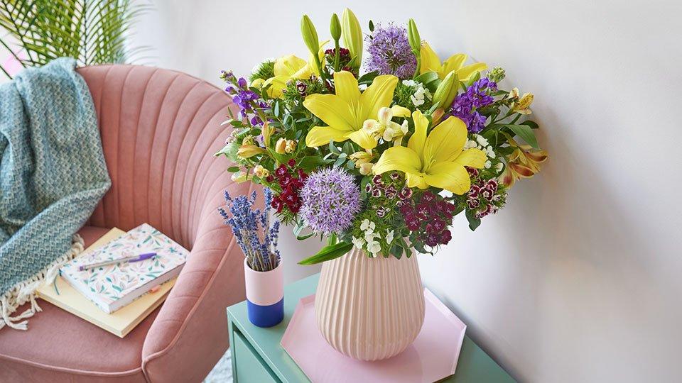 Flowers Subscription - Monthly Flower Delivery | Flying Flowers